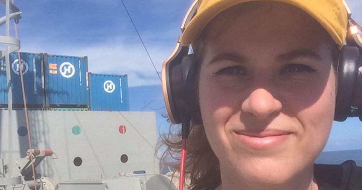 Rebecca Moss, l’artiste anglaise prisonnière d’un cargo coréen
